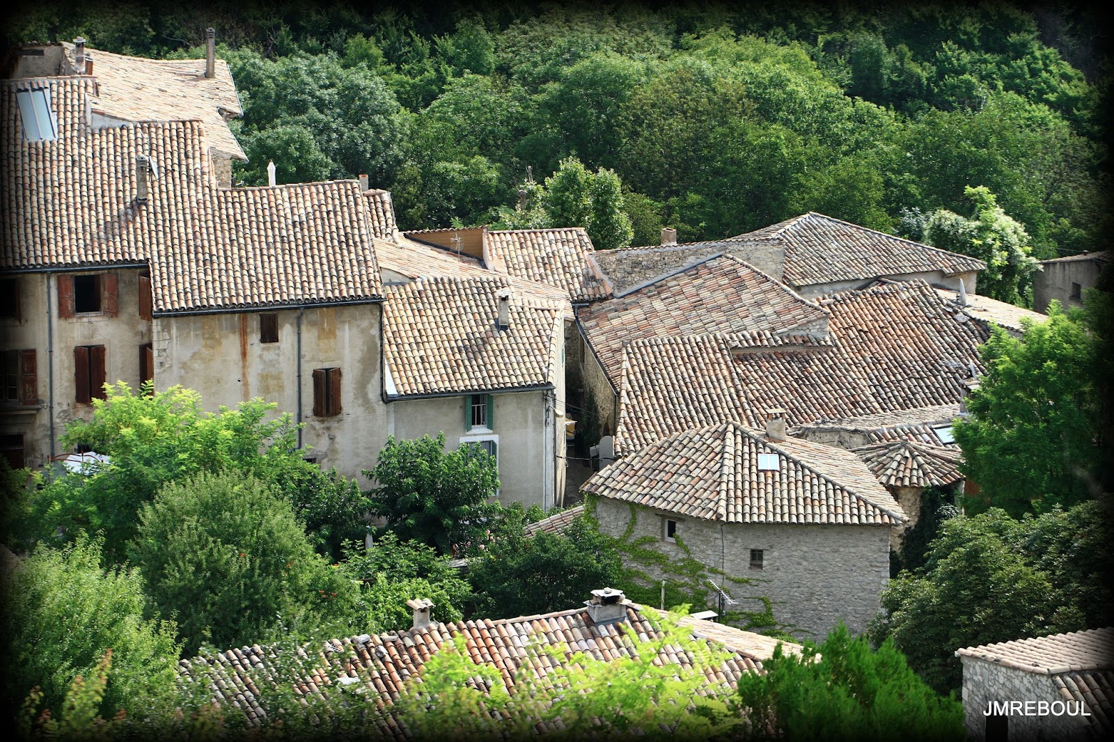 Musique & Nature zen: Toits de village en Provence...