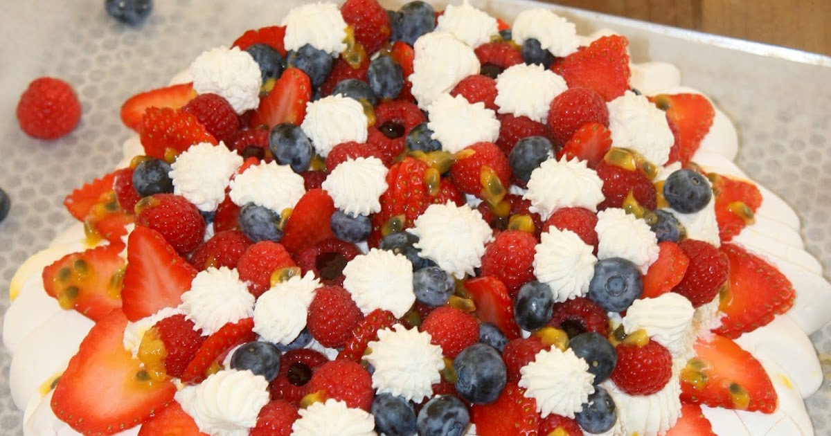 PAVLOVA AUX FRUITS ROUGES