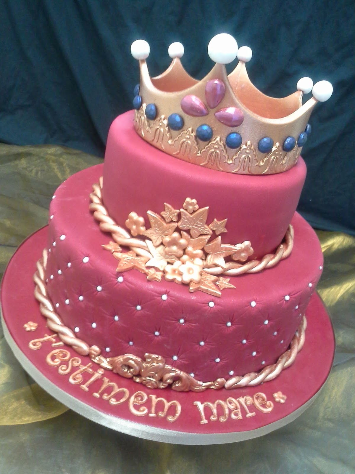 Cake & Co Badalona: TARTA FONDANT PARA UNA REINA