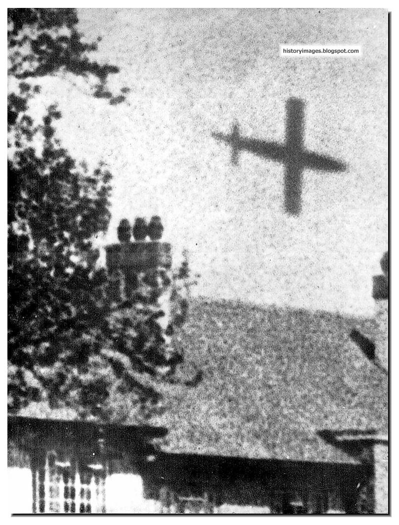 HISTORY IN IMAGES: Pictures Of War, History , WW2: Hitler's Vengeance ...