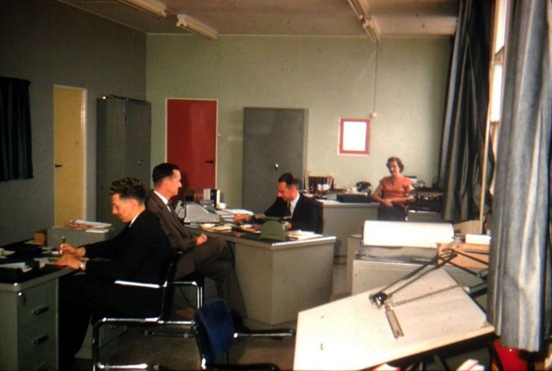 33 Old Snapshots Show What Offices Looked Like From the 1950s and 1960s ...