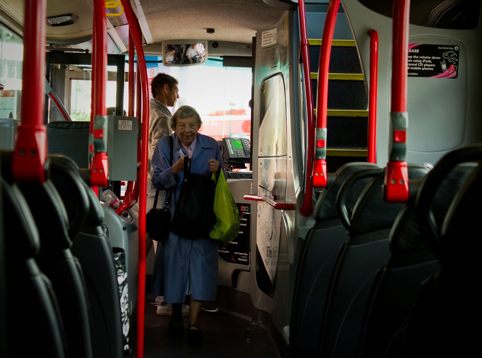 Kirsty Doran FD photo media: My journey on the witch way x43 bus