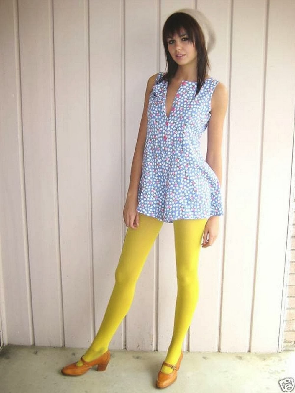 Pikini Girls: Yellow Pantyhose Fashion 2014
