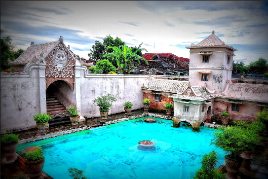 Taman Sari yang Asri, Rugi Kalau Gak Ke Sini!! Berikut Alamat, Harga ...