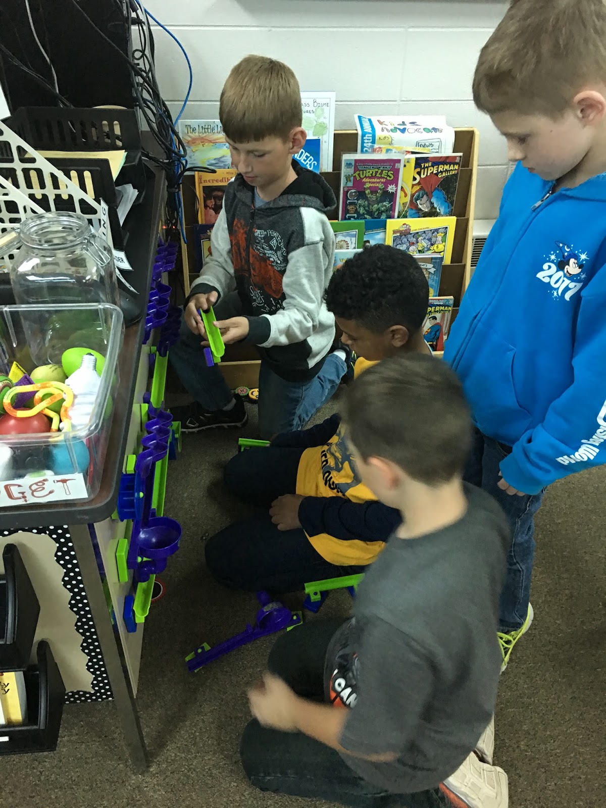 Mrs. Smith's classroom blog: Inside RECESS!