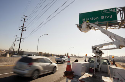 Observatoire du Land Art: 340-ton rock's move from Riverside to LA ...