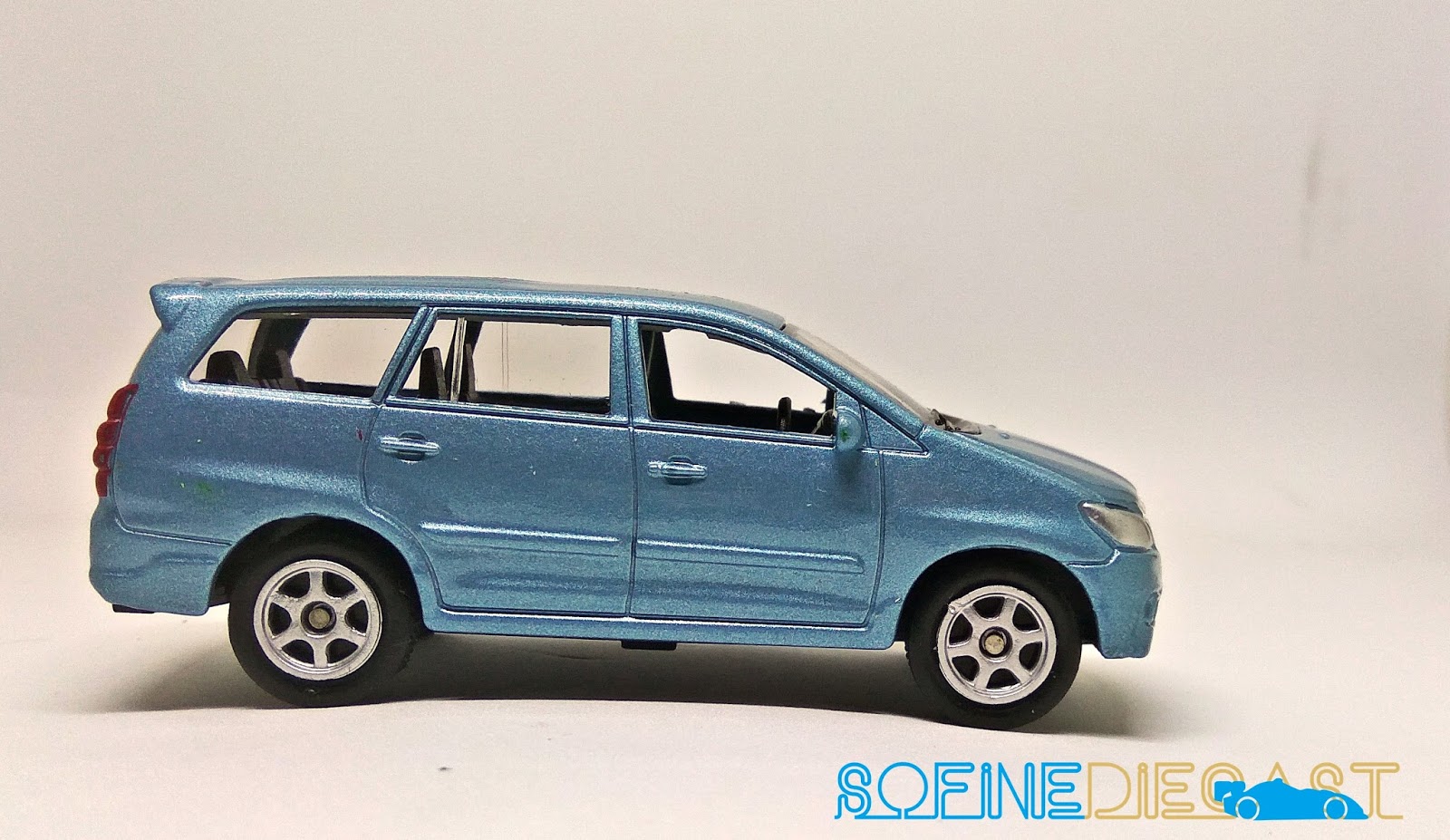 Reviews: Welly 1:60 Toyota Kijang Innova
