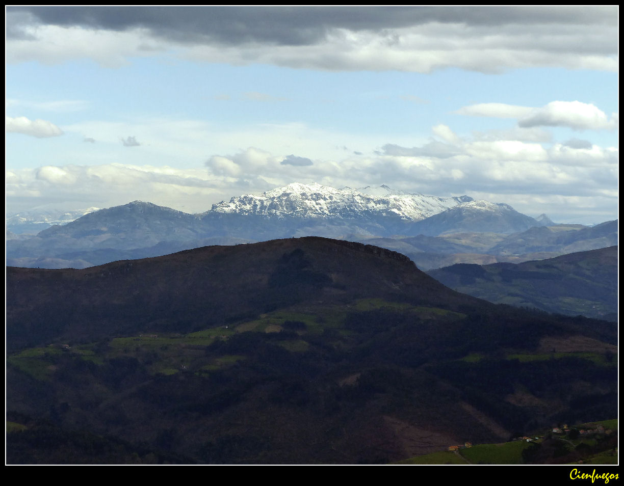 Caleyando con Cienfuegos: Picos Cueto y Llan de Cubel desde Brañaseca