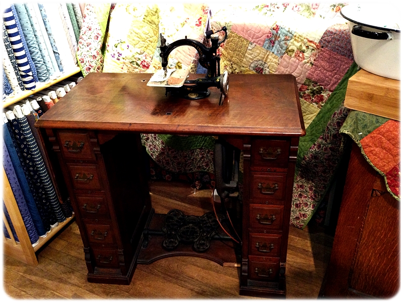 the dusty attic fabric and quilt shop : Antique Wilcox and Howe Treadle ...