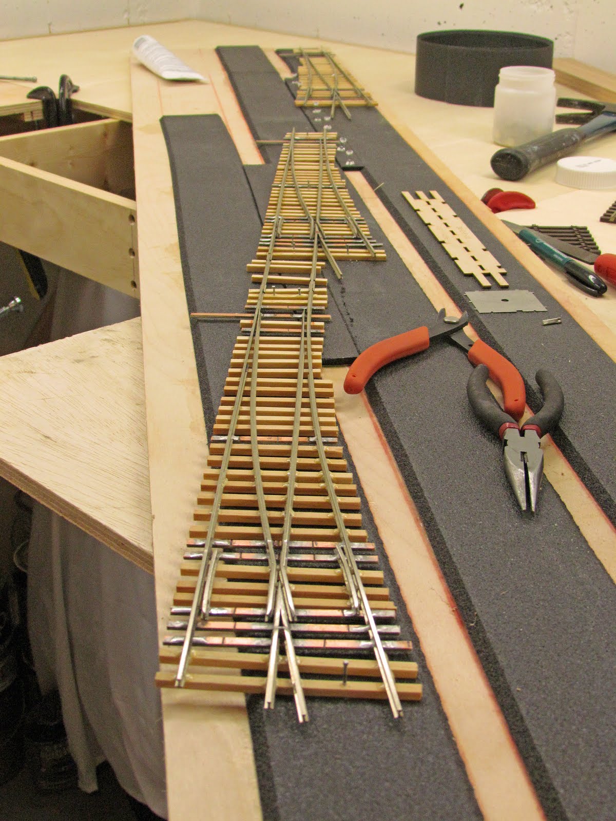 2-Rail O Scale Railroading: Staging Progresses