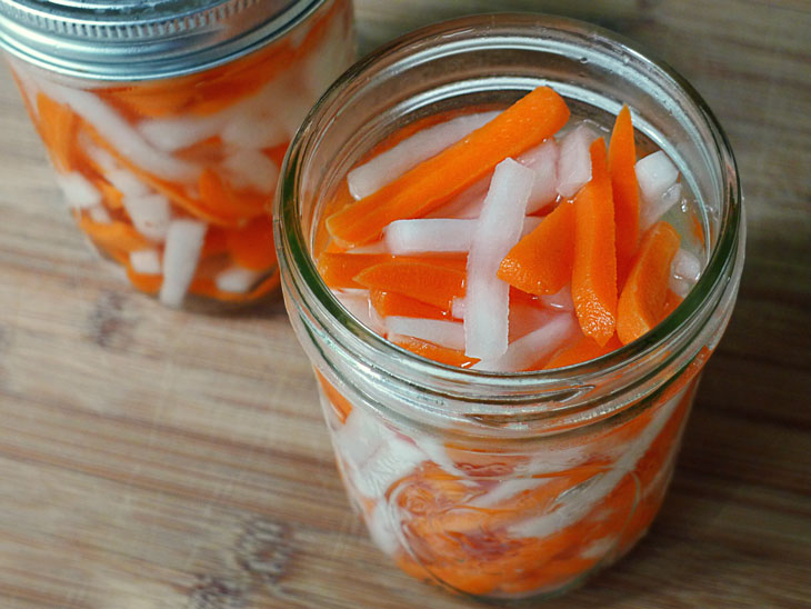 Cooking Weekends: Do Chua; Vietnamese Carrot & Daikon Pickles