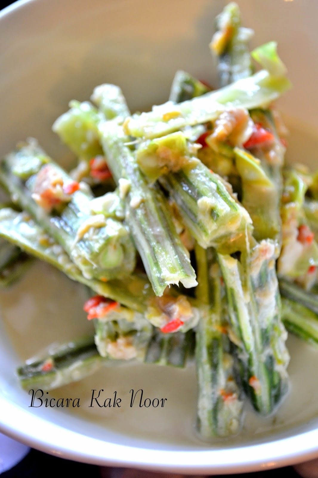 Masak Lemak Putih Buah Munggai & Udang Kering - Dapur Kak Noor