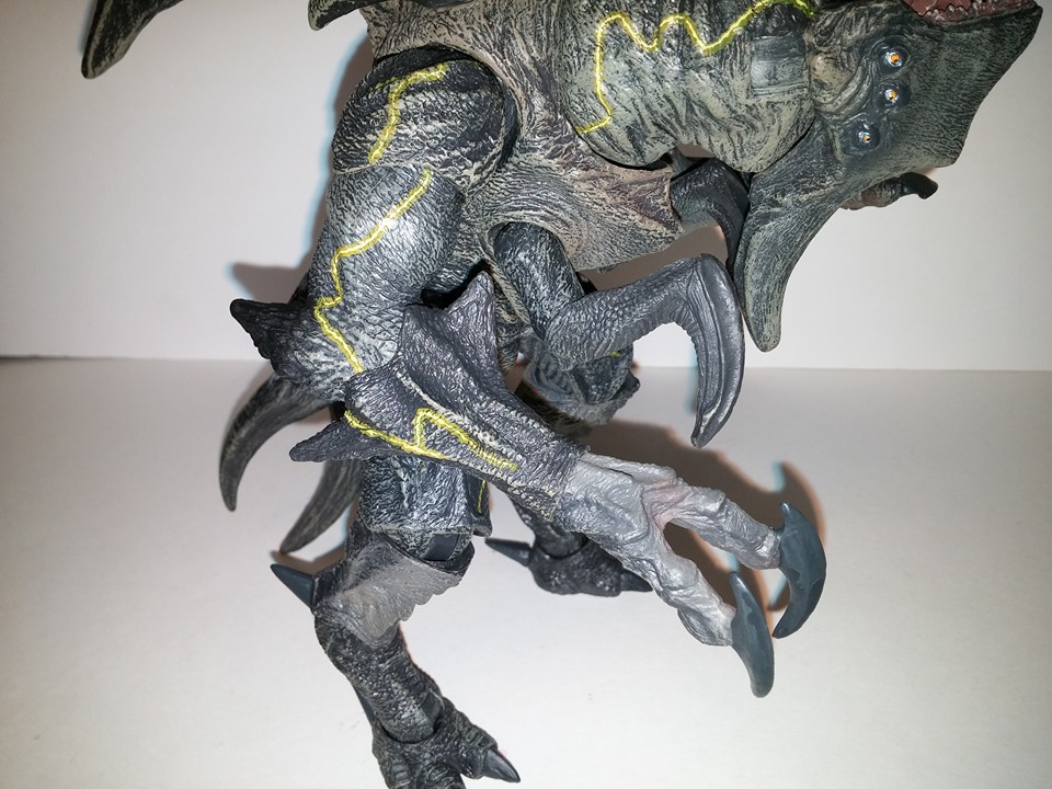 The Gryphon's Lair : NECA MUTAVORE - Figure Review