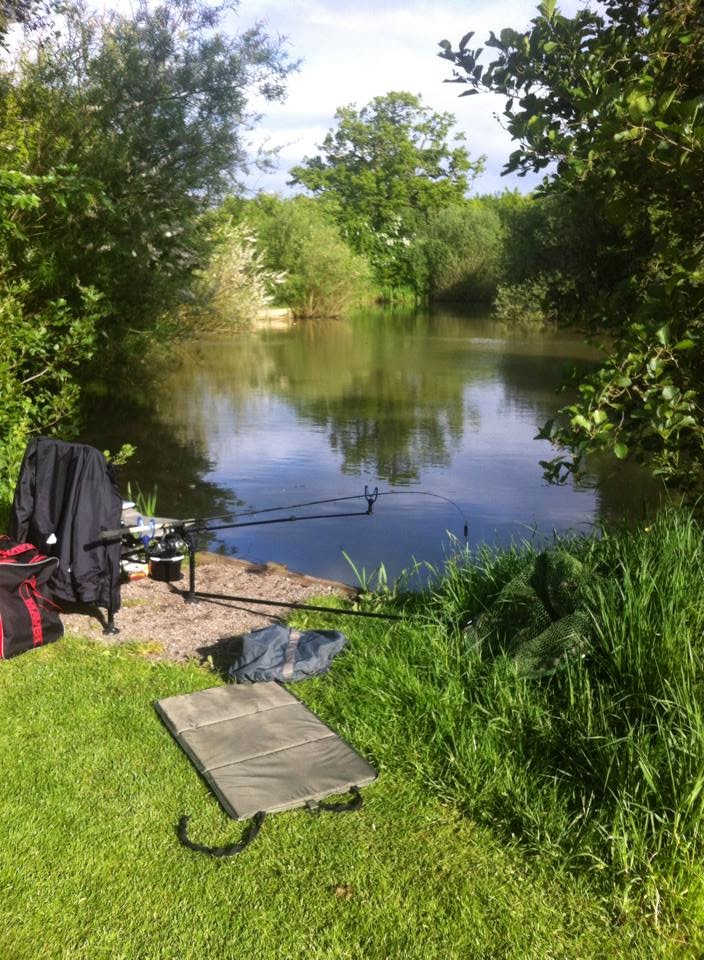 UK fishing venues: Raker Lakes (Acorn Lake) - Venue Review