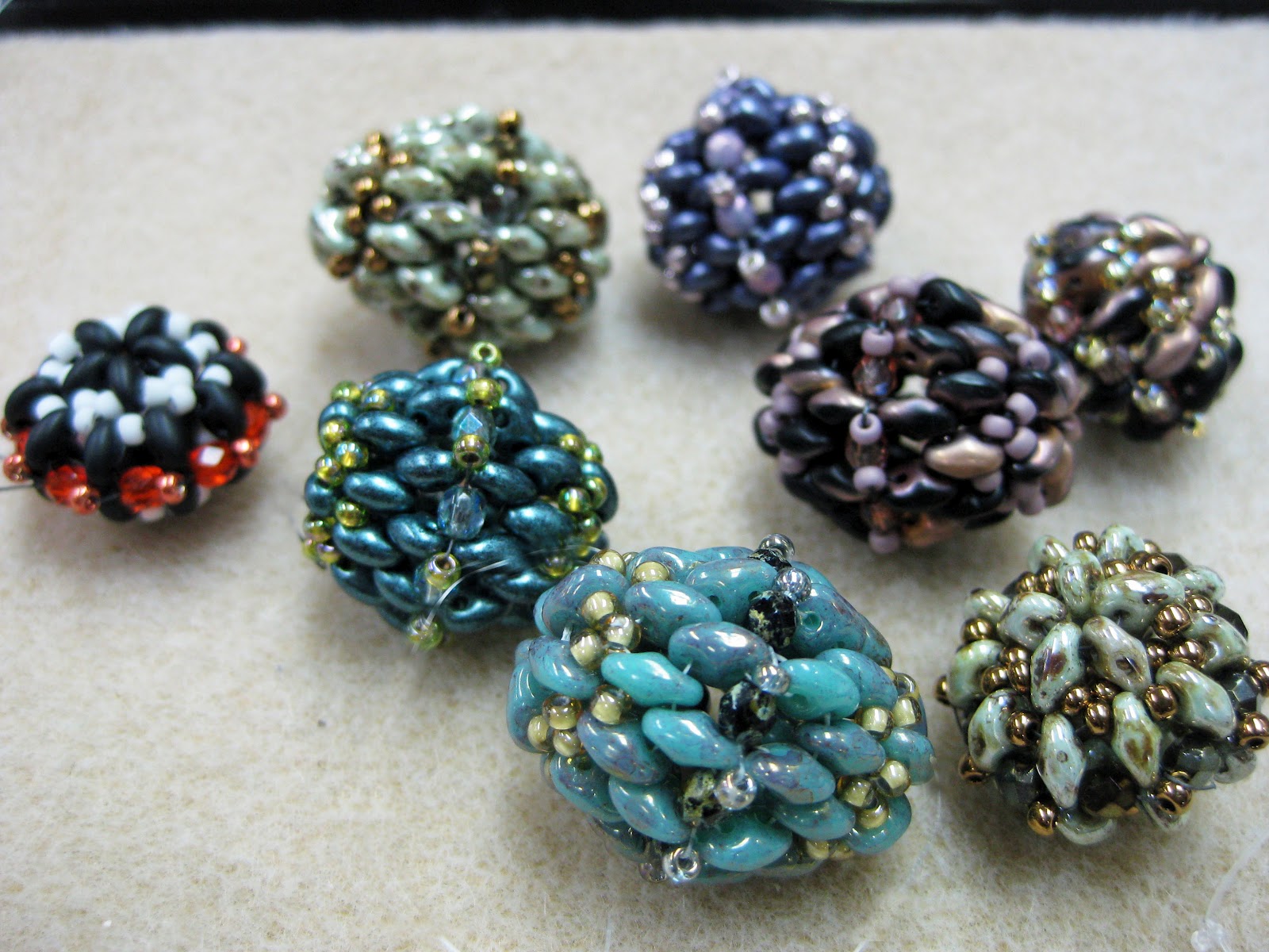 Bead Street Online: SuperDuo (aka Twin) Beaded Bead