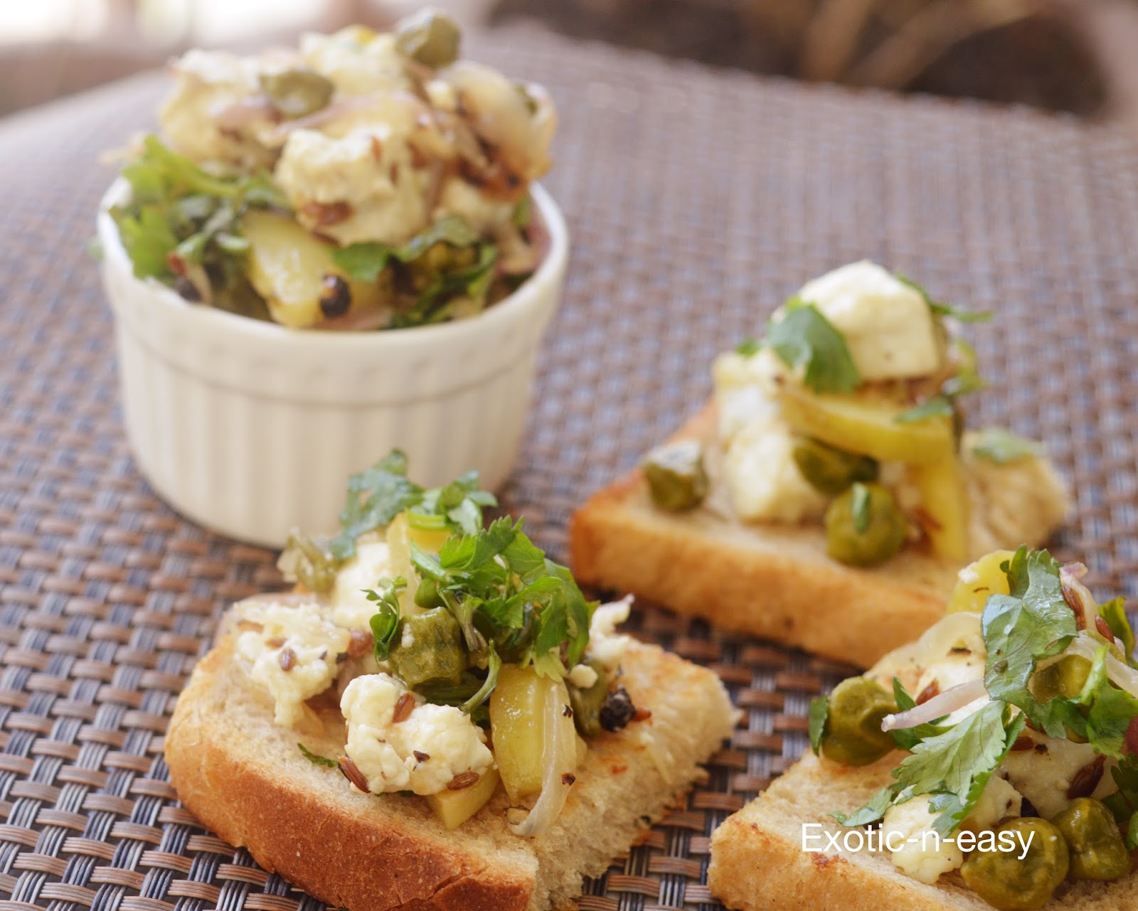 exotic-n-easy cooking: Bread Cheese Canape