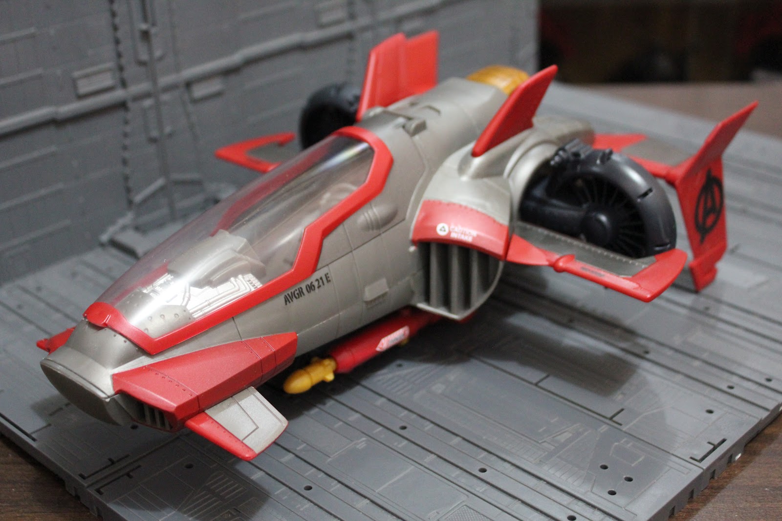 P-Dub's Playground: [Acquisitions] 1:18 Avengers Vehicles