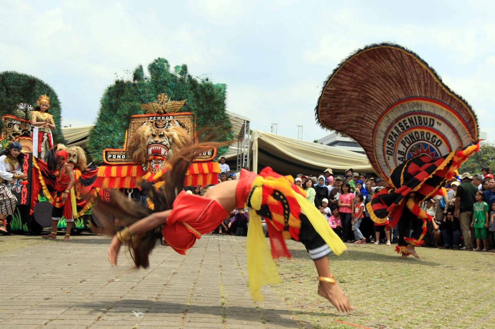 SEJARAH REOG PONOROGO ~ SENI IS UNIVERSAL