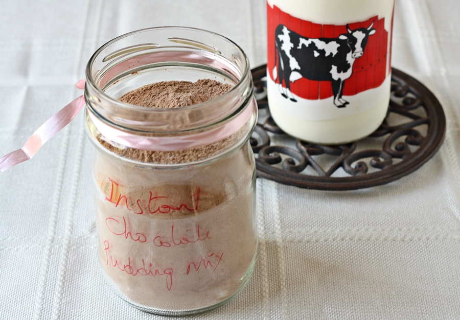 Versatile Vegetarian Kitchen: Vanilla and Chocolate Instant Pudding Mix