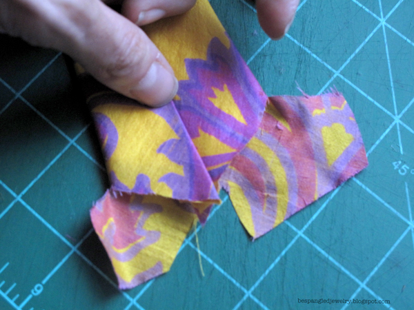 Bespangled Jewelry: How To Make a Cute Belt from an Old Necktie!