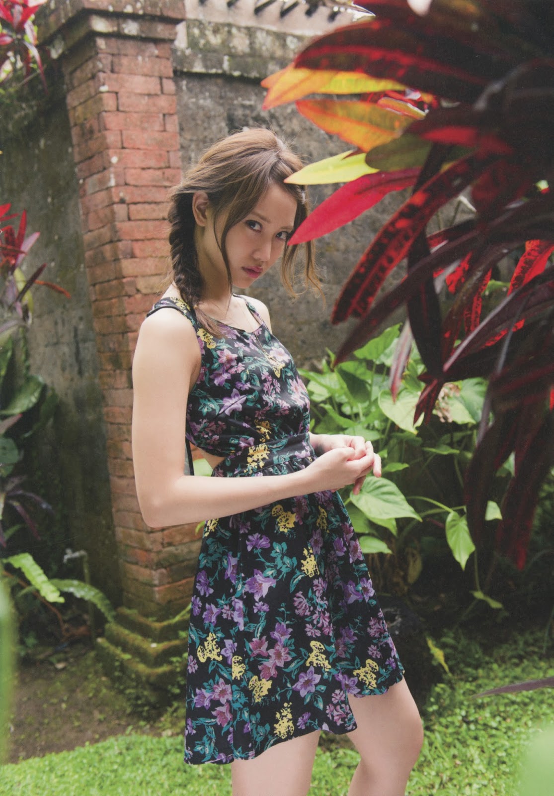 Nagao Mariya 1st Photobook 「Utsukushii Saibo」 | VOZ48 Mirror