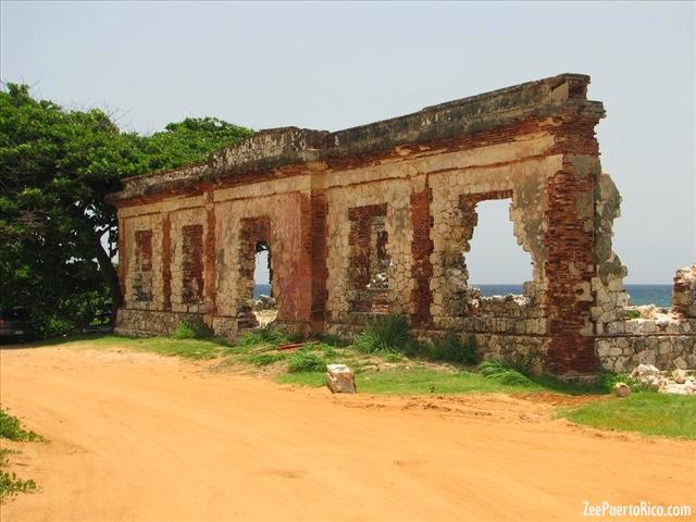 Puerto Rico, Isla Bella !!!: Ruinas Base Ramey {Aguadilla}