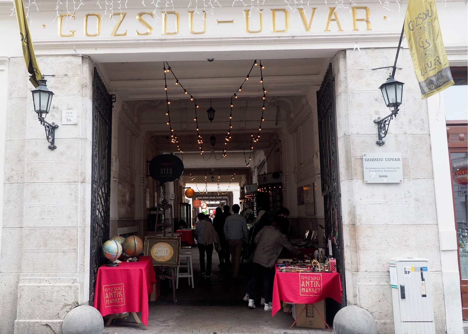 Budapest 2016 - Gozsdu Udvar Antique Market
