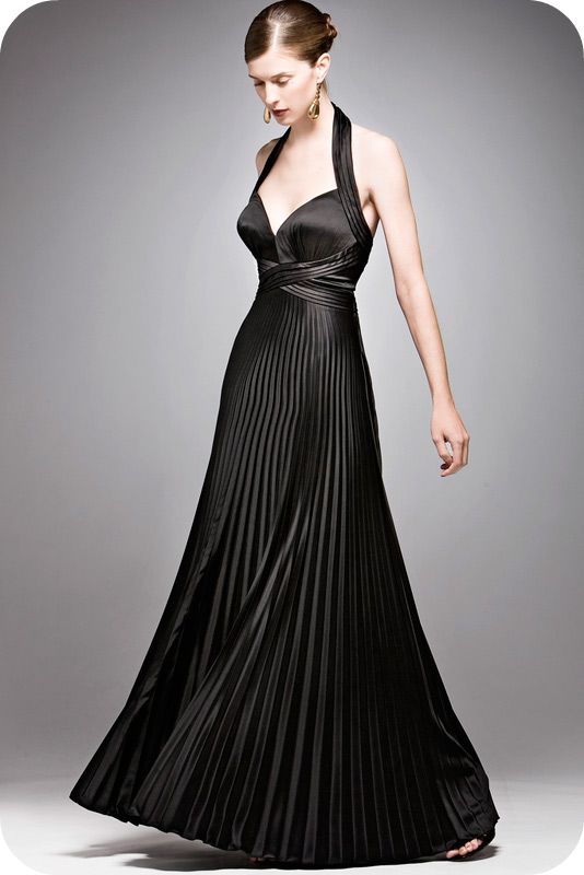 KEYİFLİ - BLOG: Siyah uzun pileli etekli abiye elbise modeli