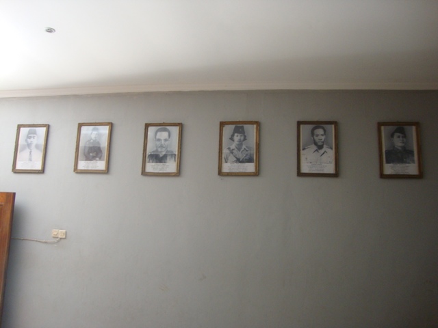 MUDAH BELAJAR IPS SMP : MONUMEN PALAGAN AMBARAWA & MUSEUM ISDIMAN