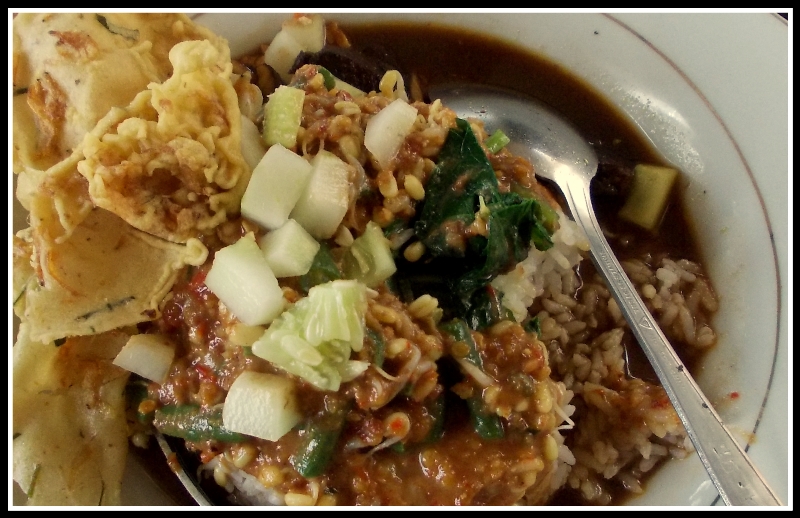 Pecel Rawon Makanan Tradisional Dari Banyuwangi, Jawa Timur - Cinta ...