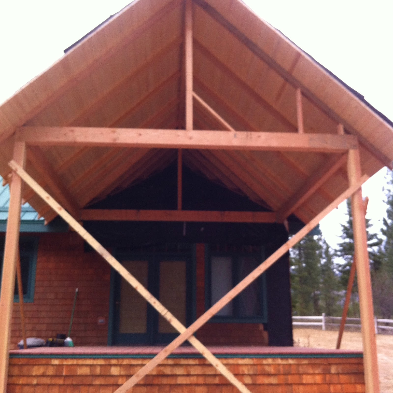 Gould Covered Patio: Day 7 - April 4, 2014 - Finishing roof sheathing ...