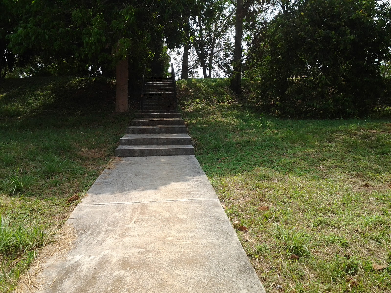 My Travel Blog With Love: Lukut Fort