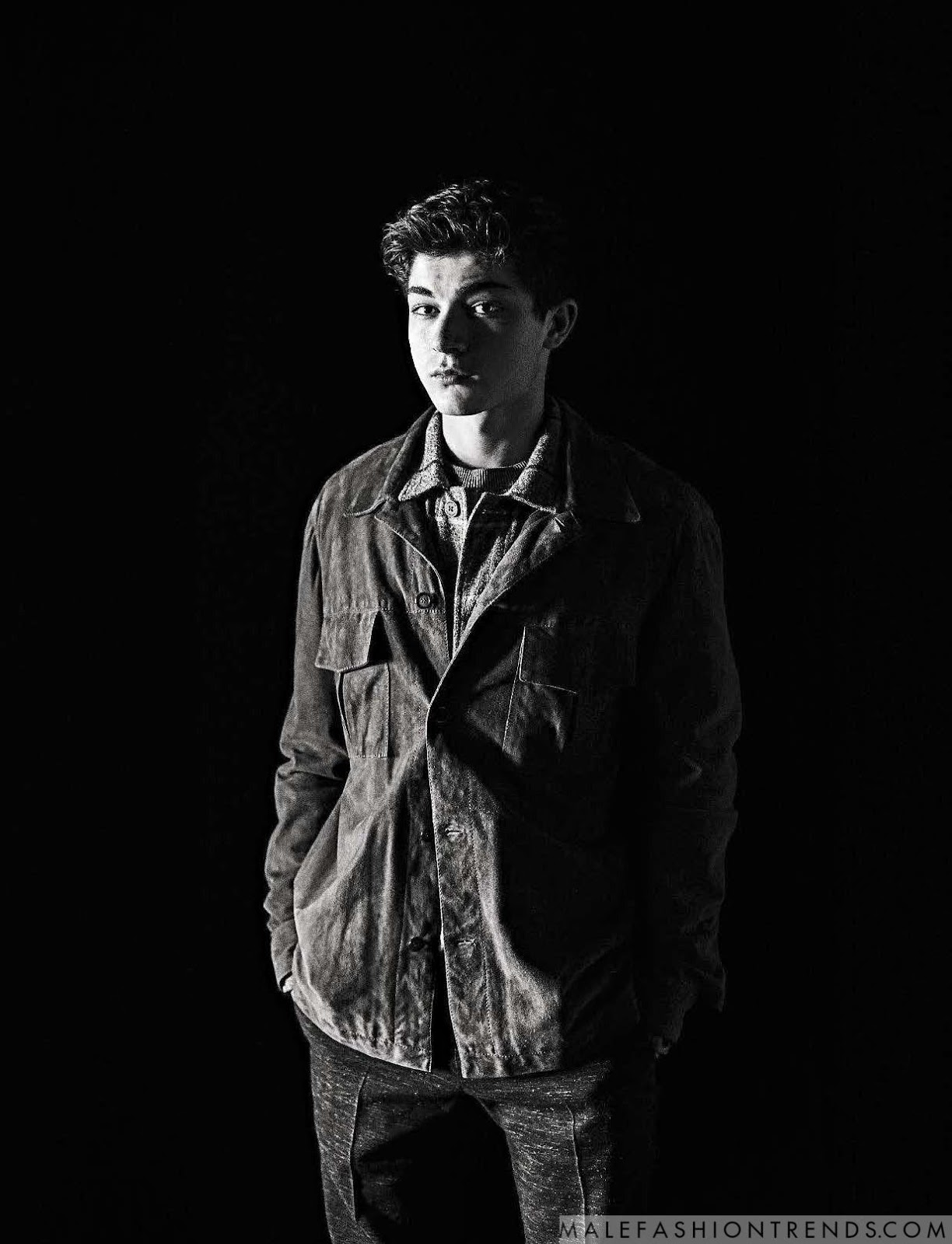 Federico Russo para L'Uomo Vogue por Lorenzo Bringheli