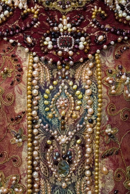 A Textile a Day: Vintage Russian Embroidery