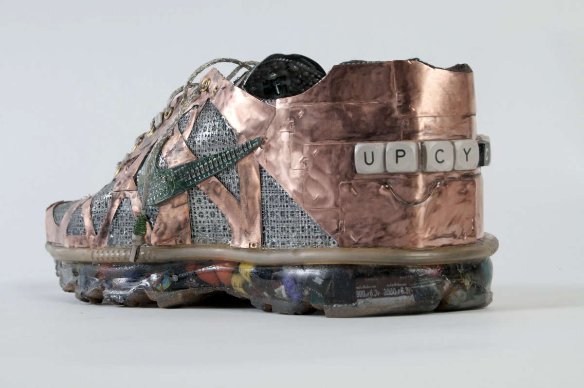 ROS.E.: Awesome Nike shoe sculptures