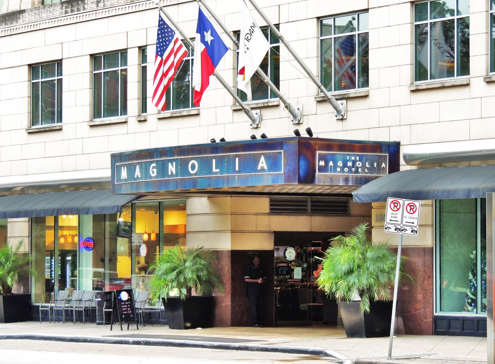 Houston in Pics: Magnolia Hotel in Historic Building on Texas Ave