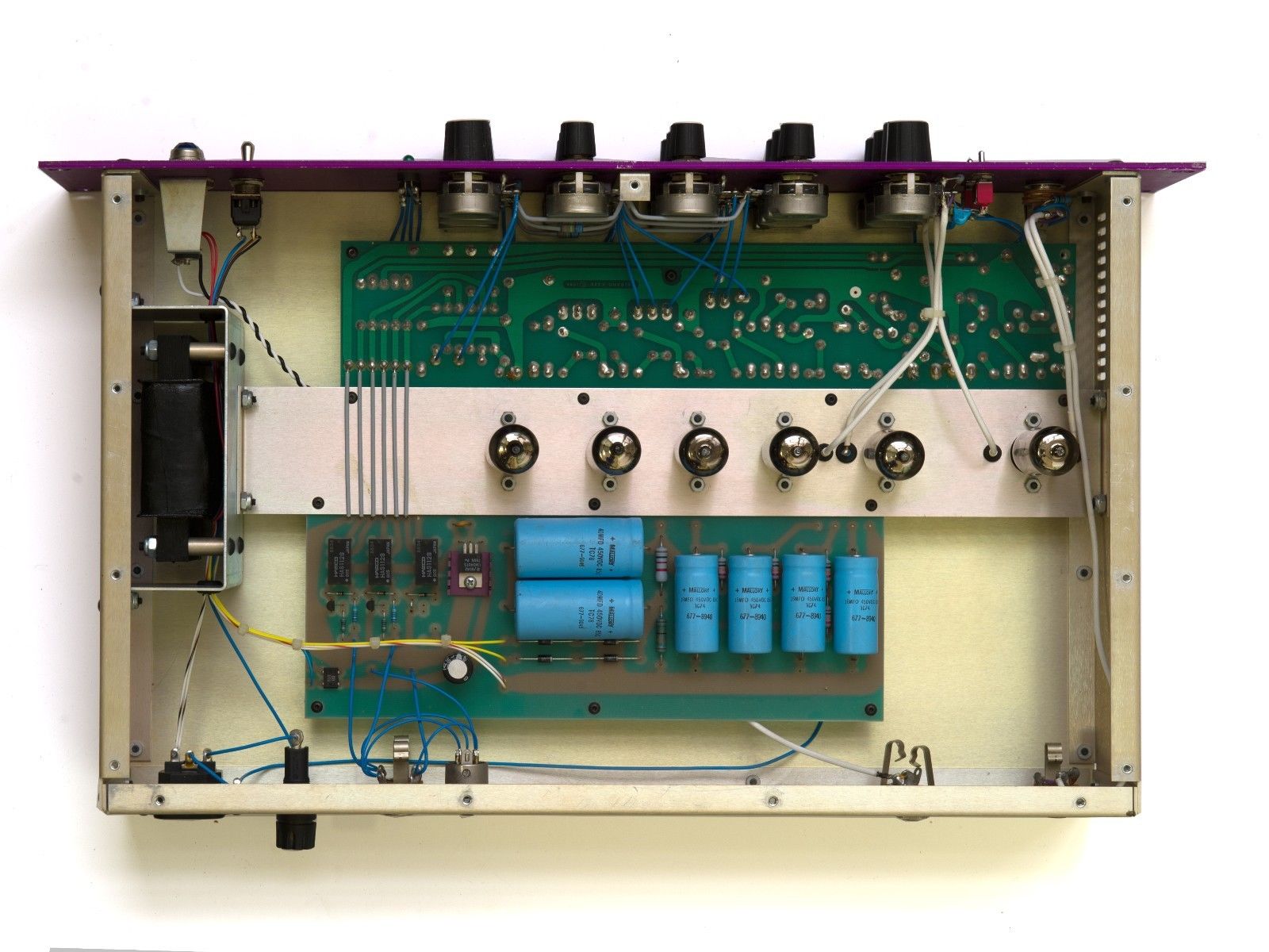SR System Audio: SOLDANO X88R - Préampli 3 canaux