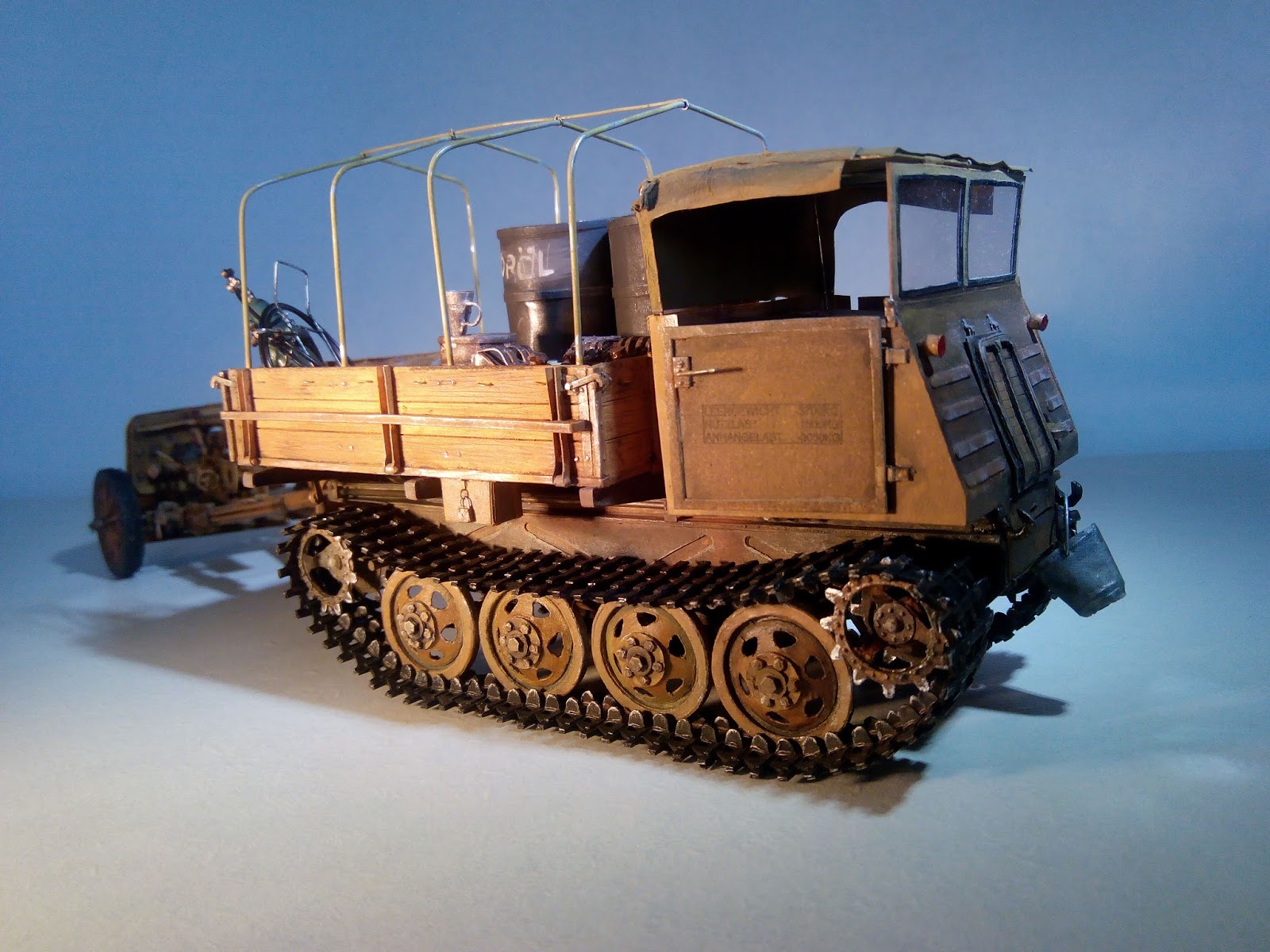 PAPERMODELS: Steyr RSO tractor