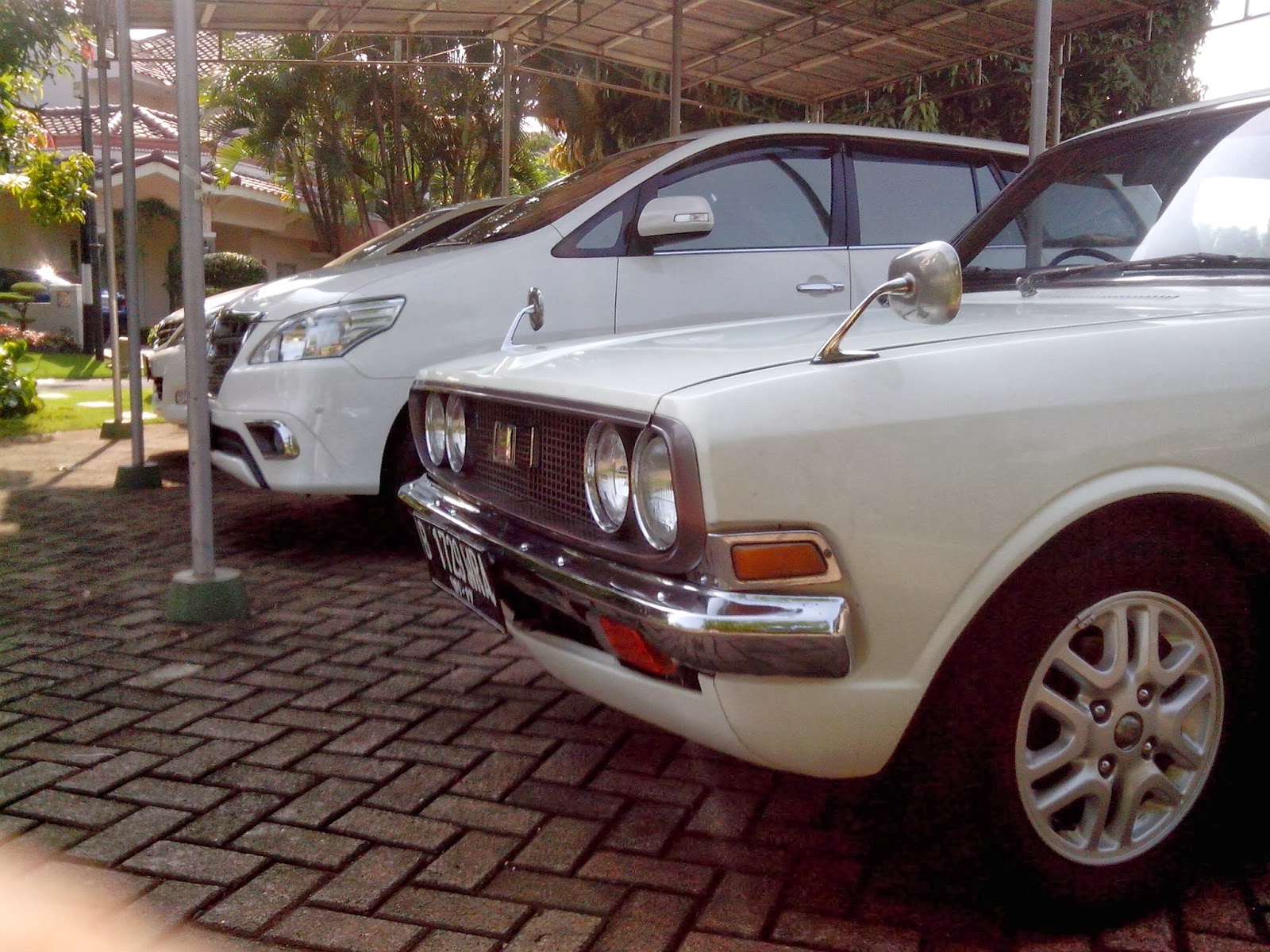 Bangun Toyota Corona Deluxe RT80 tahun 1970 Antik dan Klasik
