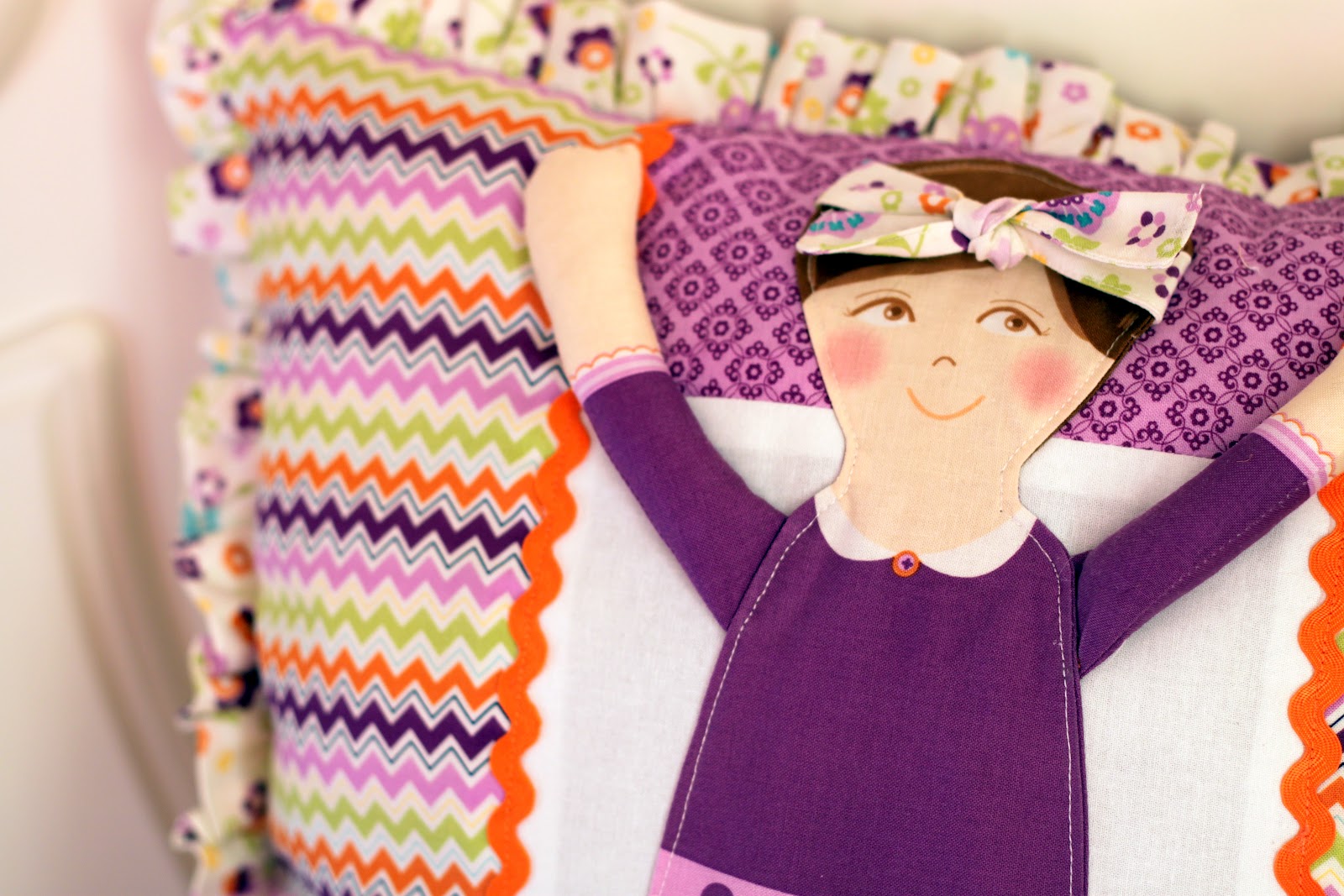 The Lolly Dolly Pillow Tutorial and Riley Blake Designs Fat Quarter ...