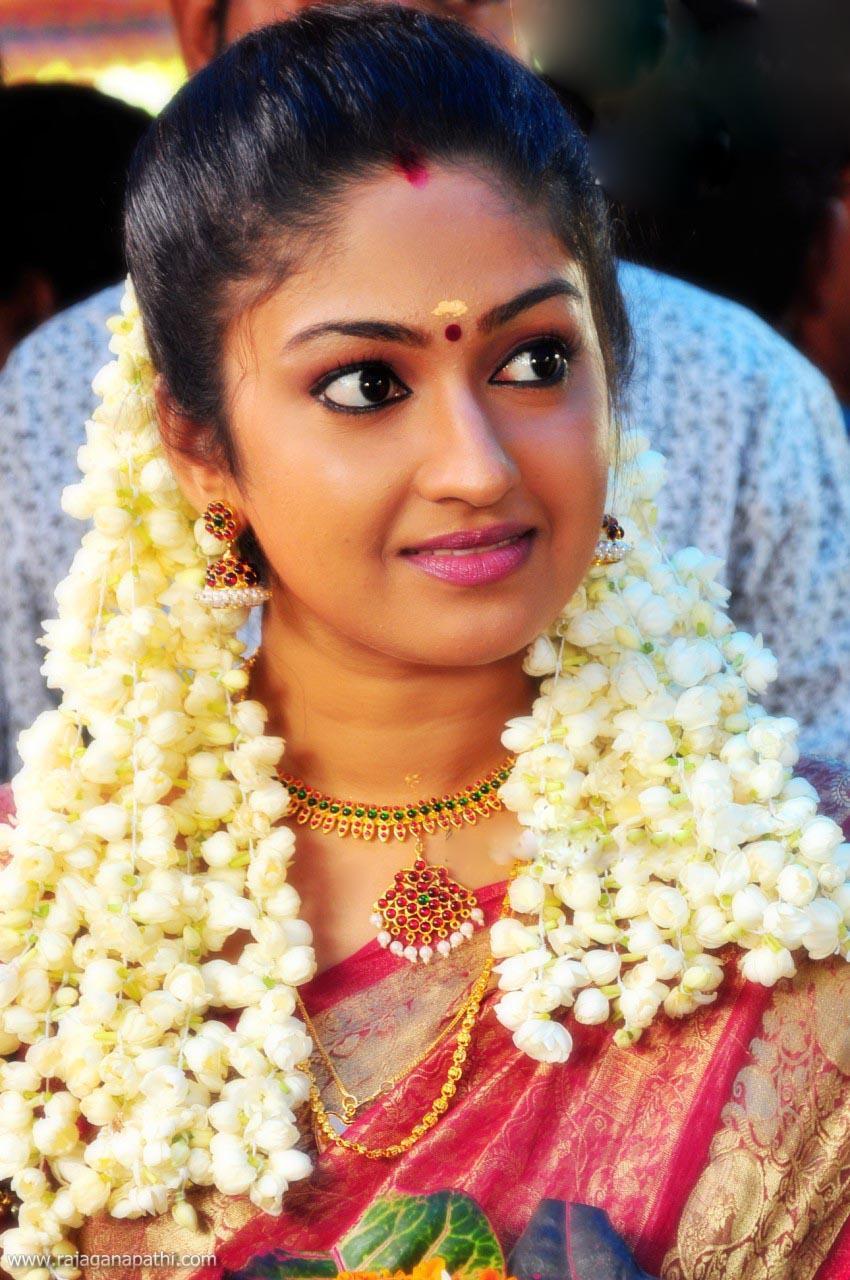 ACTRESS MITHRA KURIAN NEW LATEST HOT STILLS | GATEWAY TO WORLD CINEMA