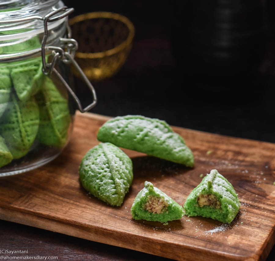 Kueh Makmur (Malaysian Prosperity Cookie) - A Homemaker's Diary