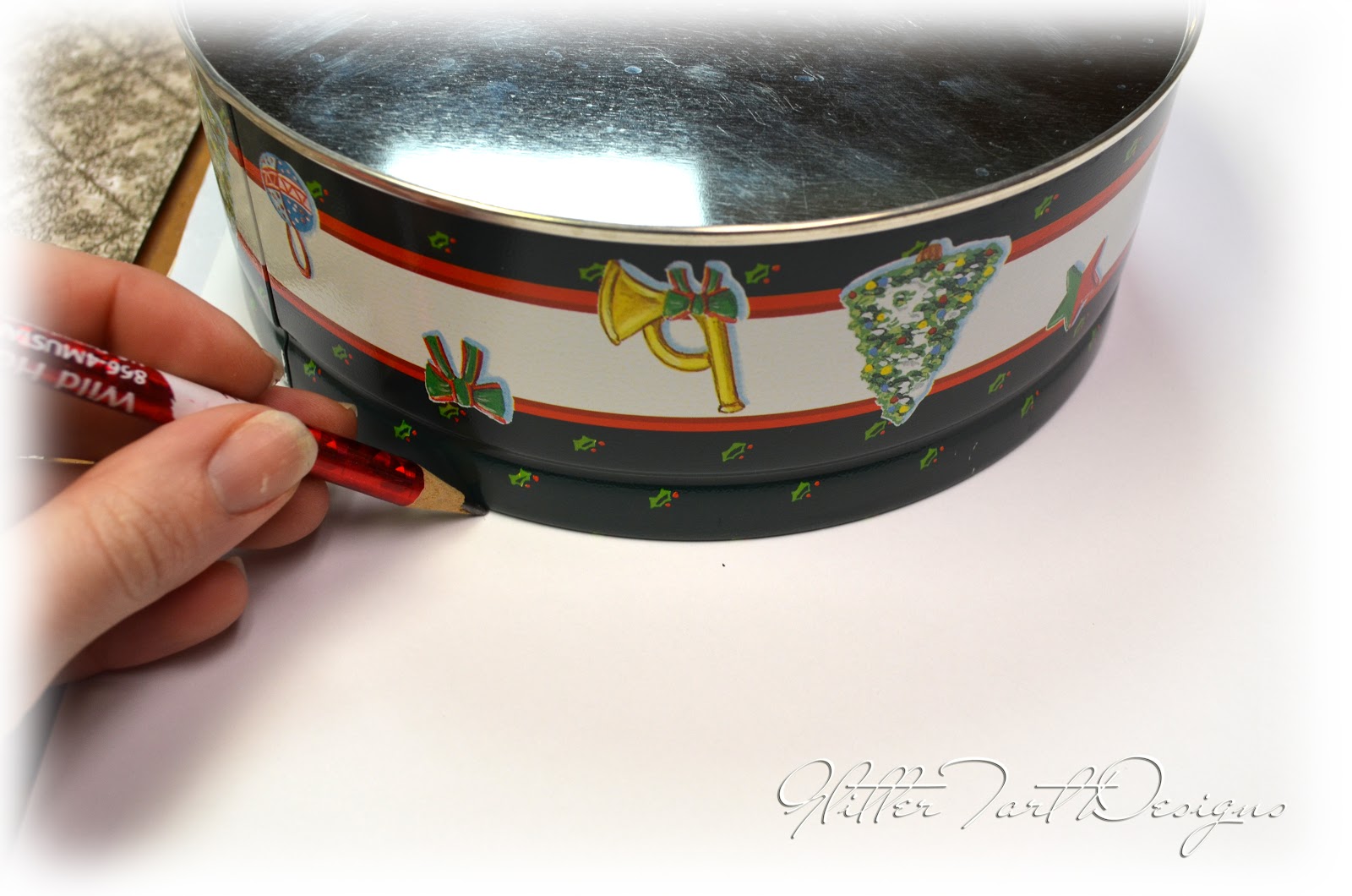 Glitter Tart Designs: How to make a tin look like an old box ~ Tutorial