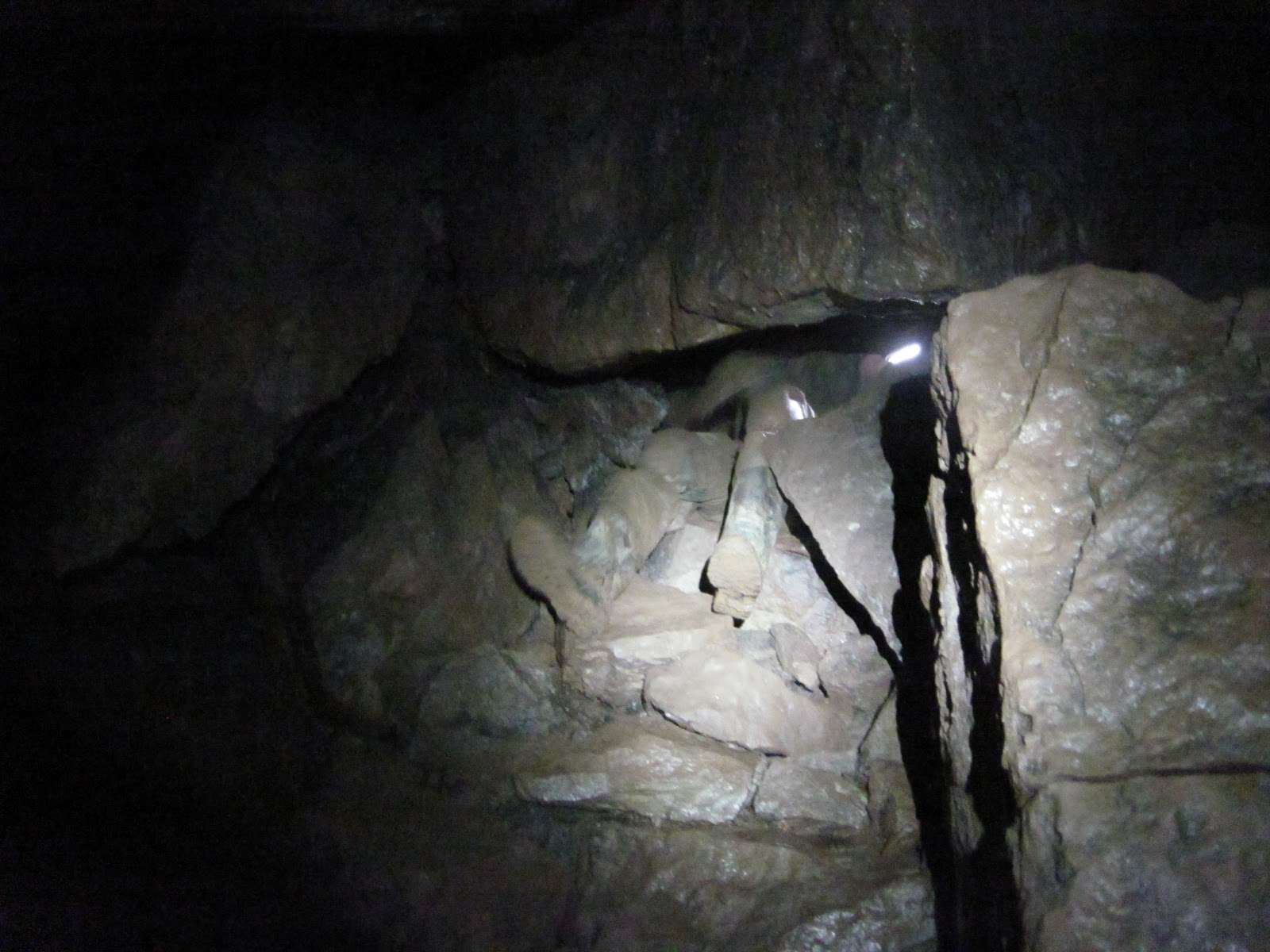 Life at the end of a rope: Jugholes (or somewhere that isn't stoney!)