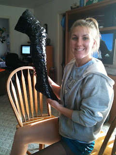 life makes me :): DIY Leg Lamp from A Christmas Story