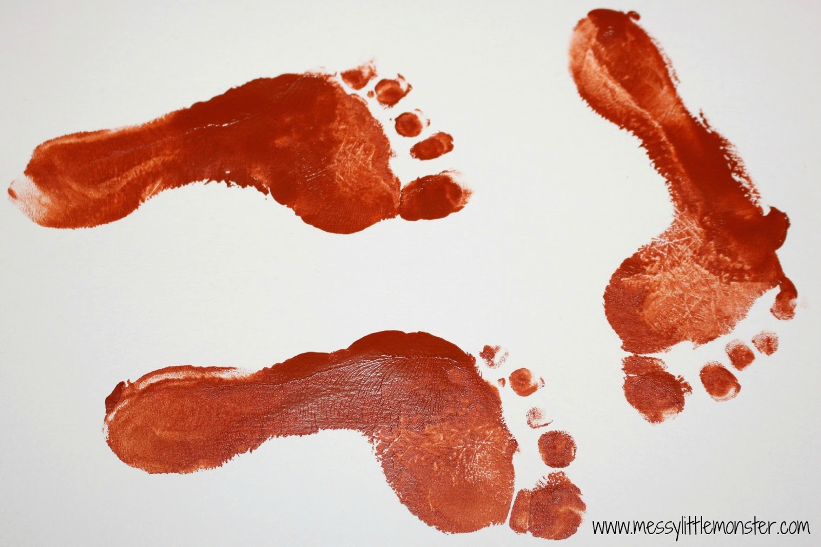 Footprint Robin - Messy Little Monster