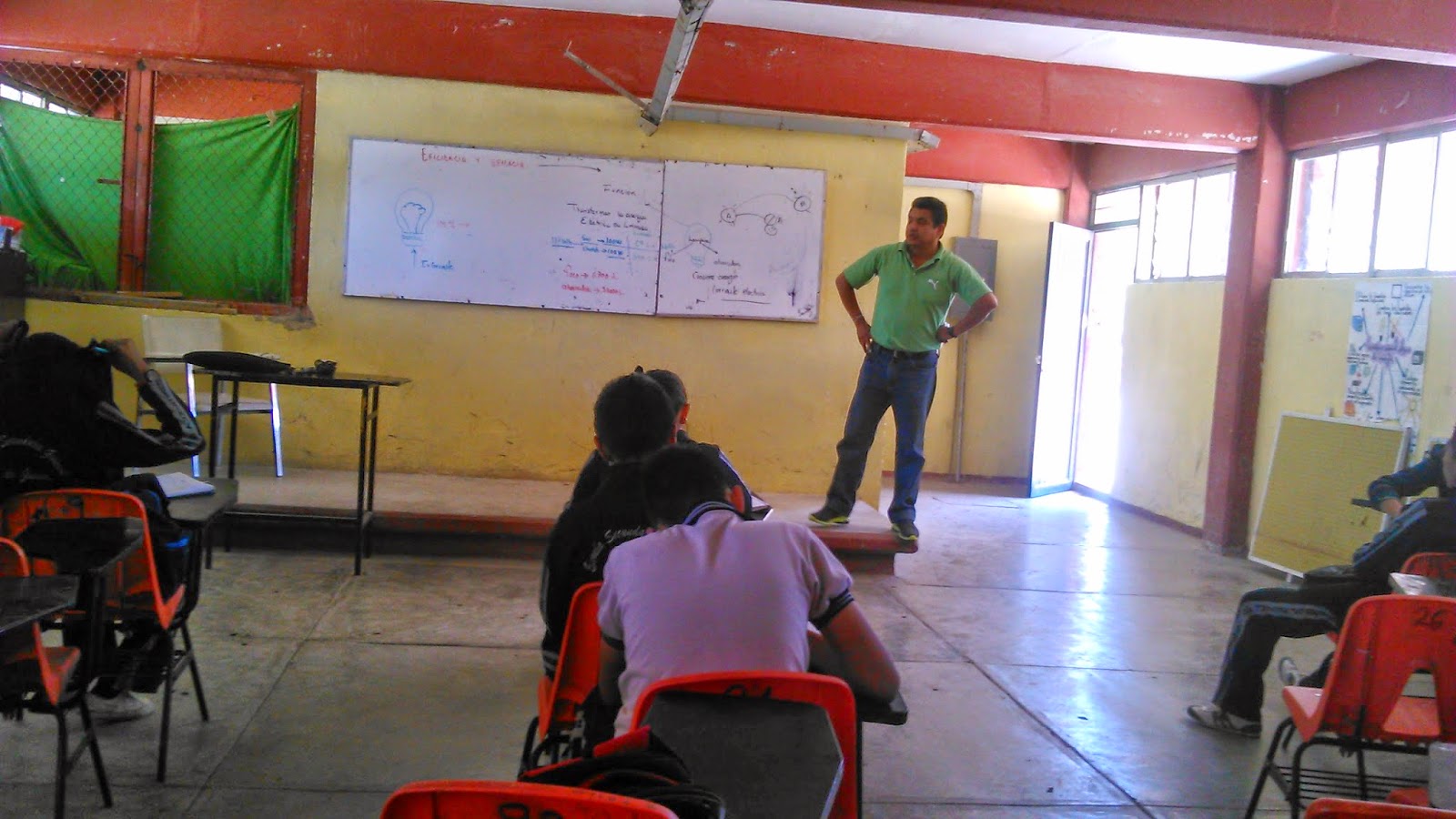 Escuela Secundaria General " 3 de junio".