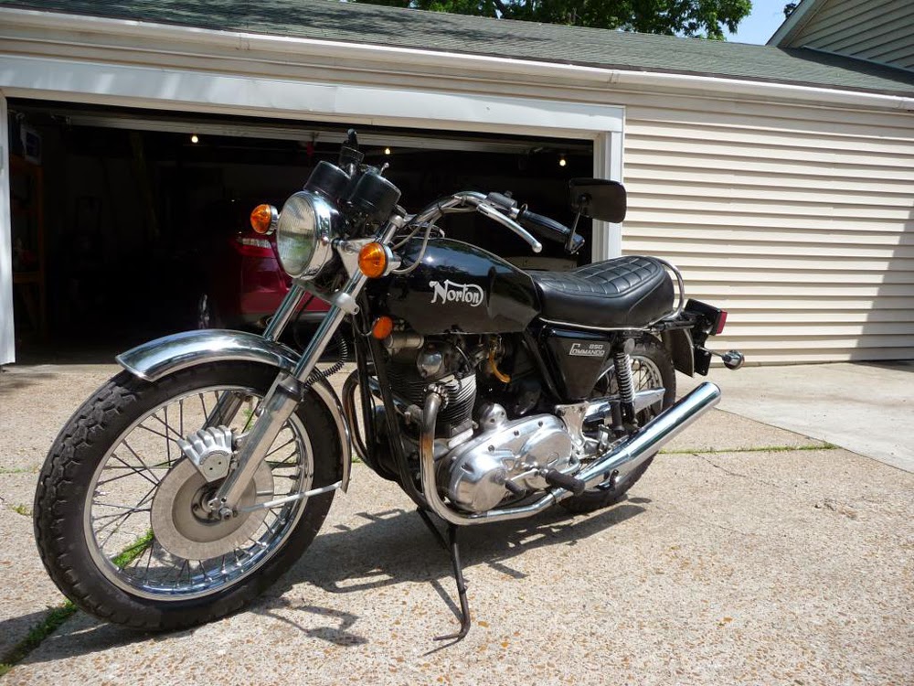 MotArt: 1975 Norton MK3 850 Commando