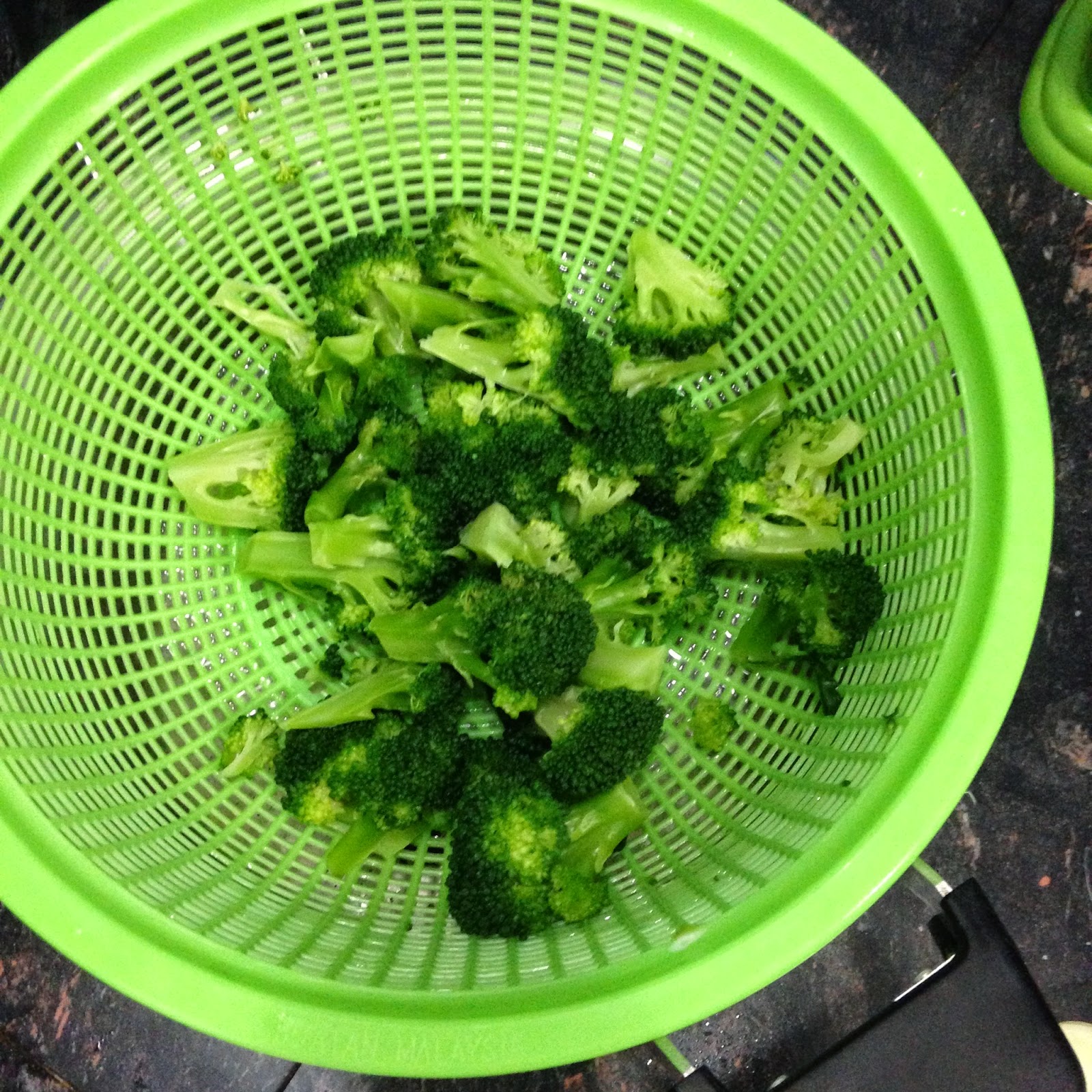 Kembara Cari Makan Sedap.: Sayur Brokoli Goreng Simple