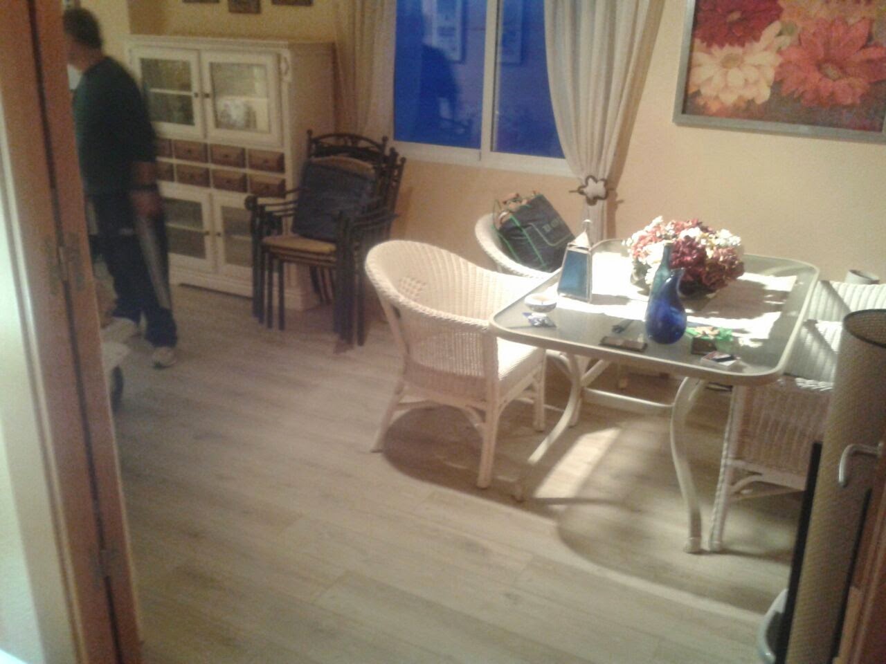 Un SUELO muy VIVO: Tarkett Woodstock Roble Curtido Forest Bisel V4